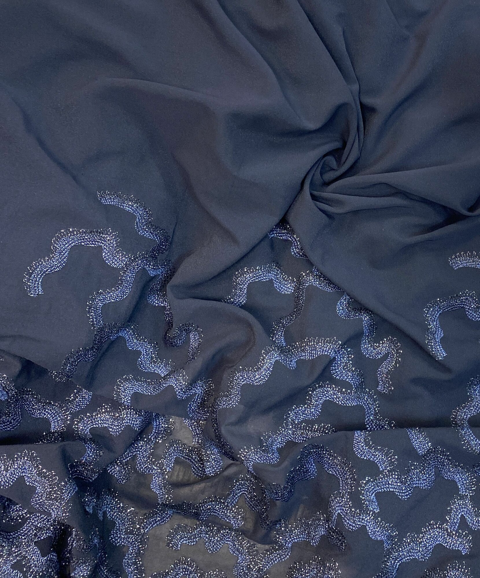 Ткань натуральный шелк 100%с вышивкой (Италия) ш-120см цена за 1м