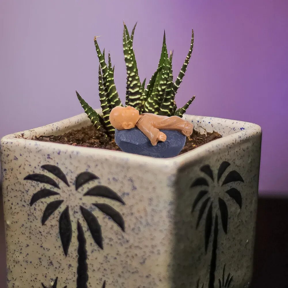 Статуэтка Brown, высота 1.88 см, длина 2.98 см