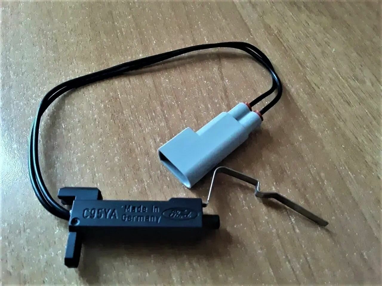 Датчик температуры наружного воздуха на Форд Фокус 2, С-Мах, Мондео 3, Мондео 4