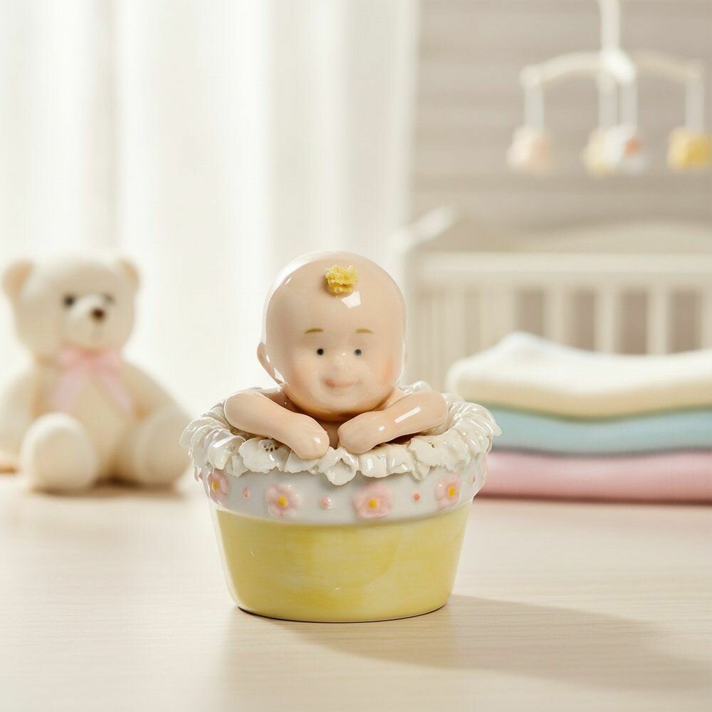 Фигурка Малыш в корзине