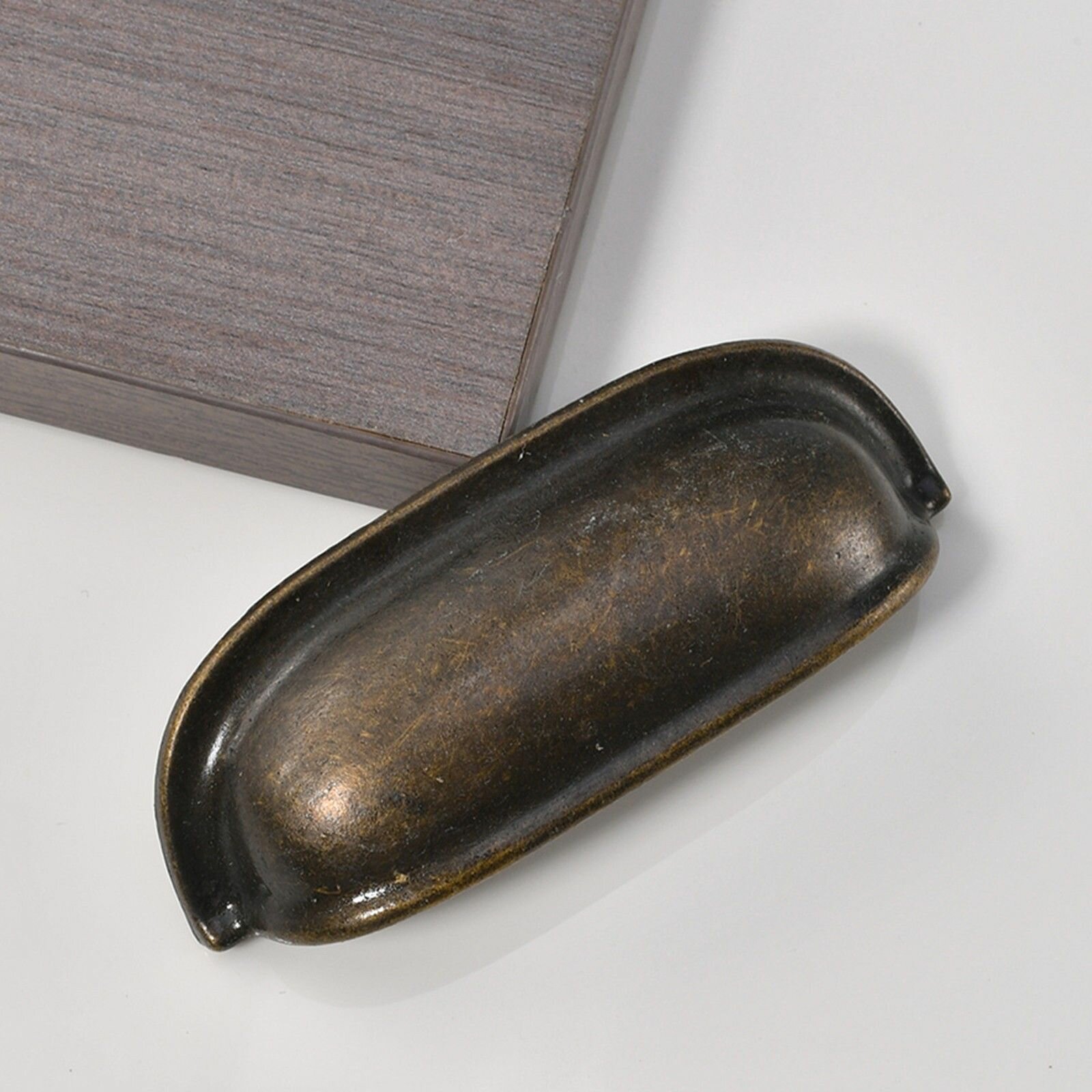 OZ-UVBZ Ручка-ракушка в винтажном стиле простая в установке и экологически чистая с широкими краями