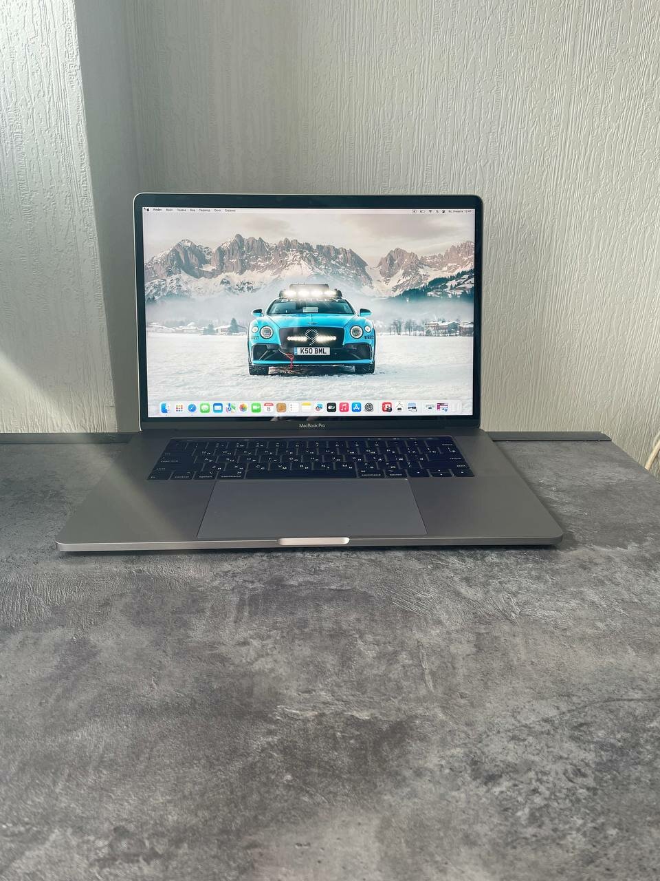 15.4" Ноутбук Apple MacBook Pro 15 2018, Intel Core i7 2.2 ГГц, RAM 16 ГБ 2.4 МГц DDR4, SSD 512 ГБ, AMD Radeon Pro 555X