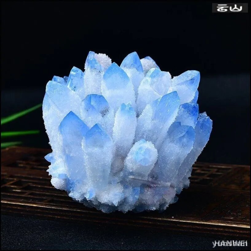 Эксклюзивный оберег для интерьера из натуральной друзы горного хрусталя и жеоды кварца-