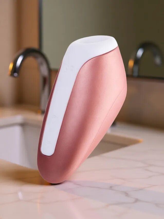 Вибратор Satisfyer Love Breeze вакуумный клиторальный стимулятор Сатисфаер вибратор женский