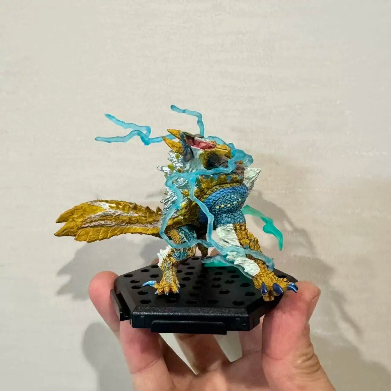 Bandai Monster Hunter Icefield Red Slash Dragon Halberd Figure Surprise Box PCS1