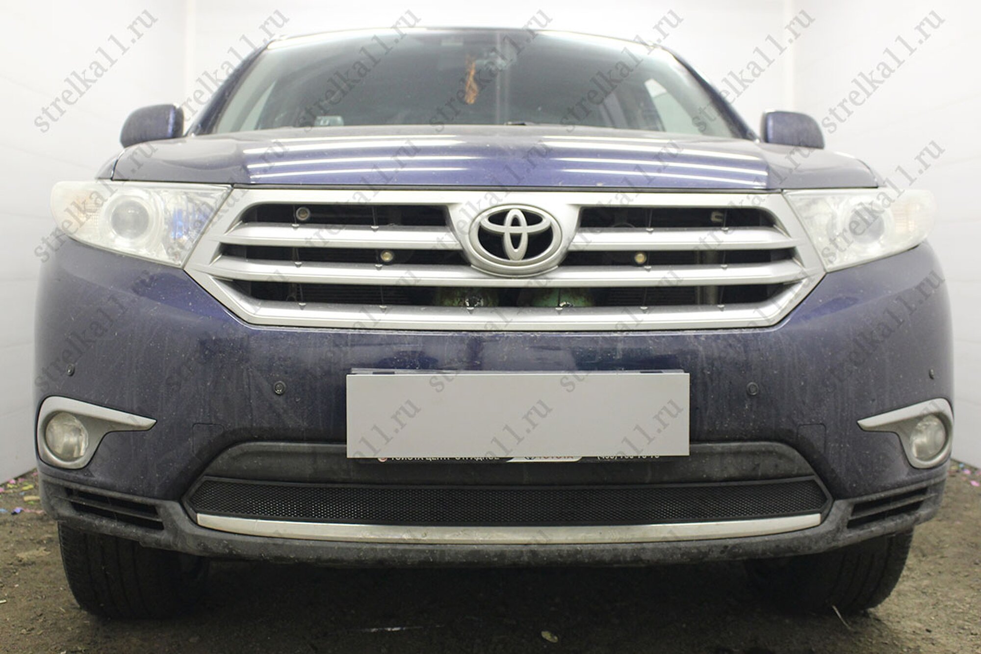 Защитная сетка радиатора с окантовкой и защелками для TOYOTA HIGHLANDER II (U40) рестайлинг 2011-2014