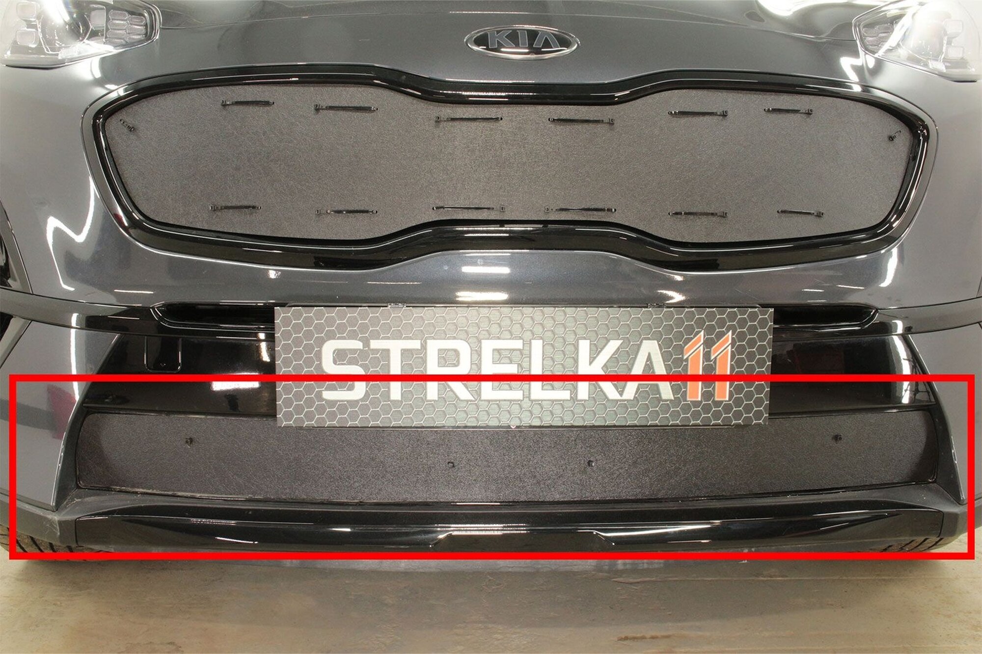 Зимняя защита на стяжках для Kia Sportage (IV рестайлинг) 2019- Black Edition верх