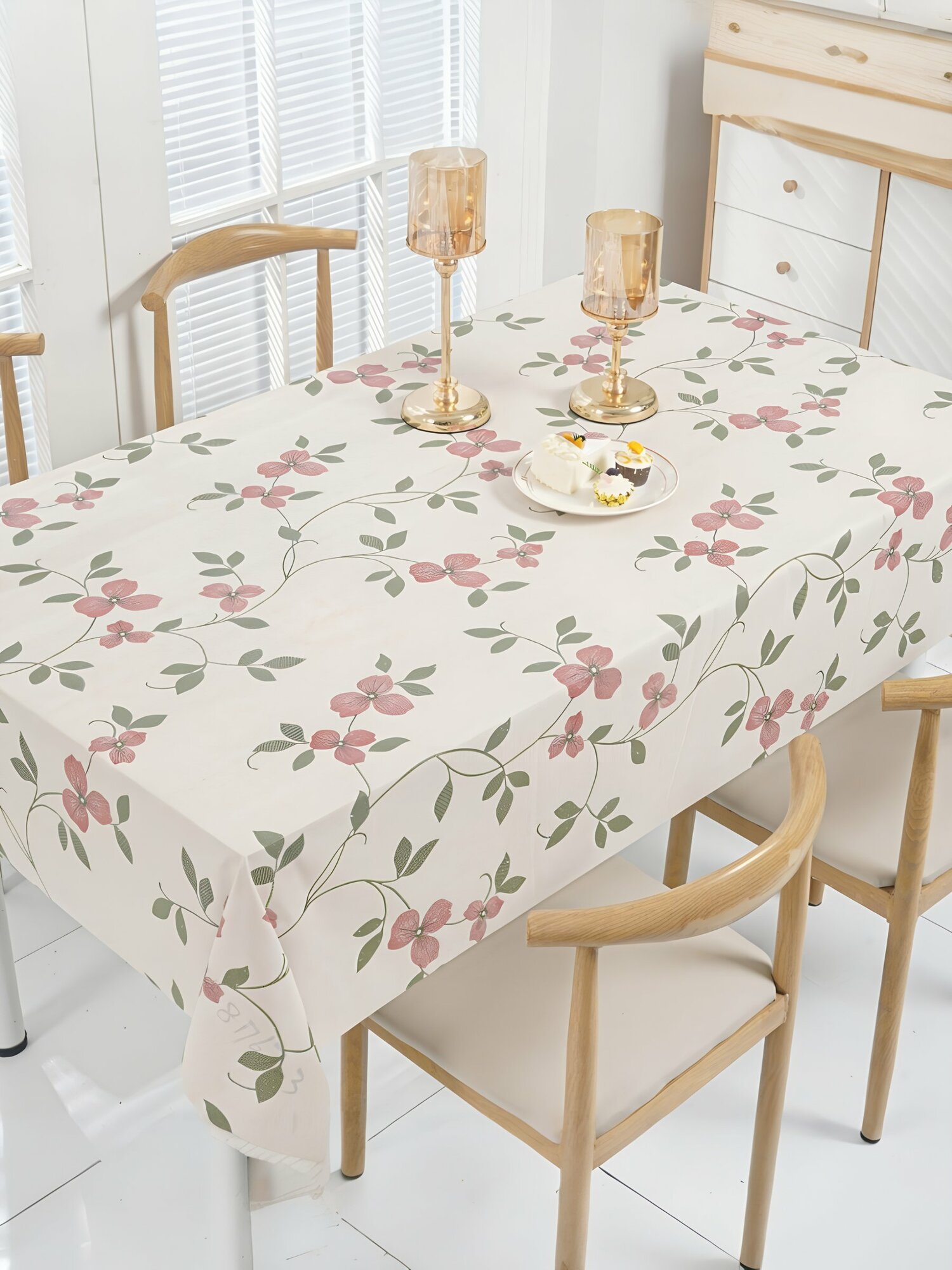 Клеенка Silvano Fusion Top 1.4х20 м, ПВХ на нетканой основе, бежевая с цветами, рулон для кухни и дачи JR81767-3