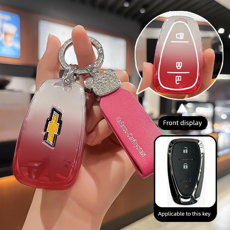 Ключевой чехол Chevrolet Spark с 3 кнопками, рогом и брелоком с головой медведя и стразами в градиентном розовом цвете