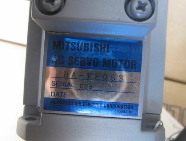 Модуль NEW&ORIGAL MITSUBISHI AC SERVO MOTOR HA-FE053 HAFE053 FREE
