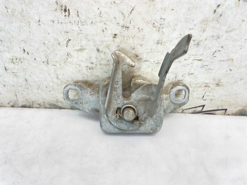 Замок капота Nissan Terrano 2015 6560100Q0C D10 F4RA400 (с пробегом)