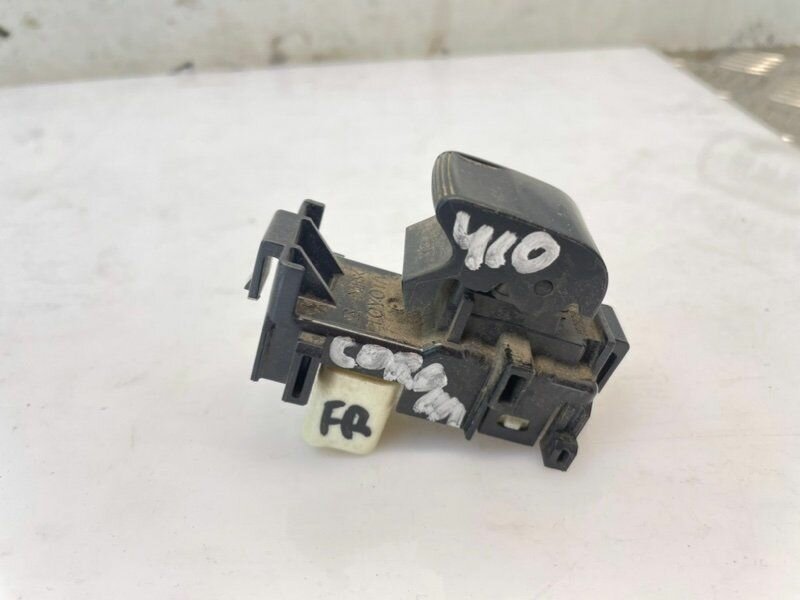 Кнопка стеклоподъемника Toyota Corolla 2006 8481052030 ZRE151L 1ZRFE, передняя правая (с пробегом)