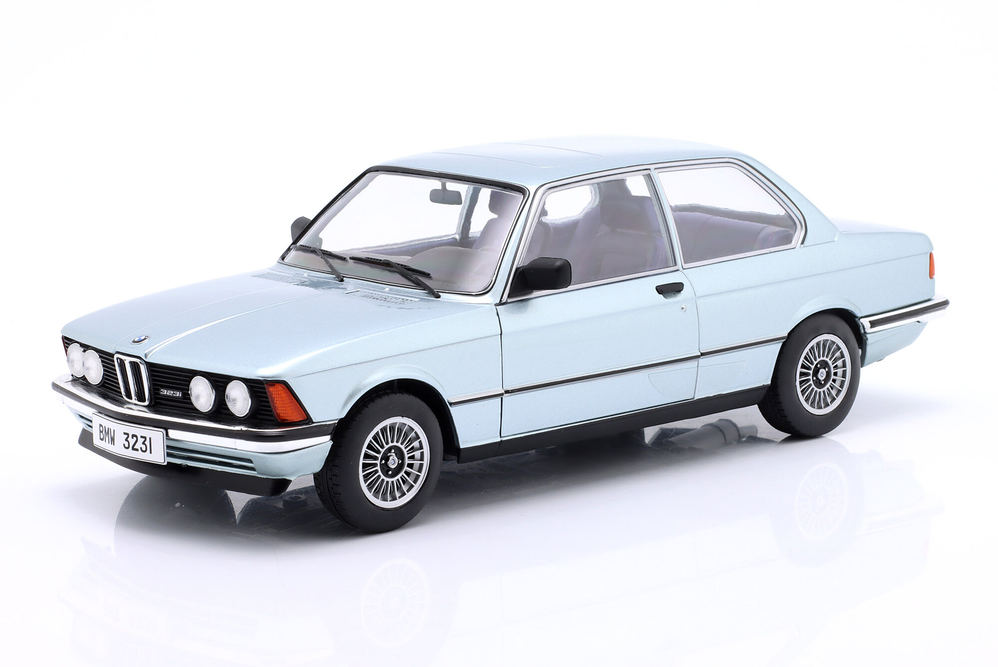 Модель коллекционная SOLIDO Bmw 323I E21 1980 silver blue metallic / бмв серебристый