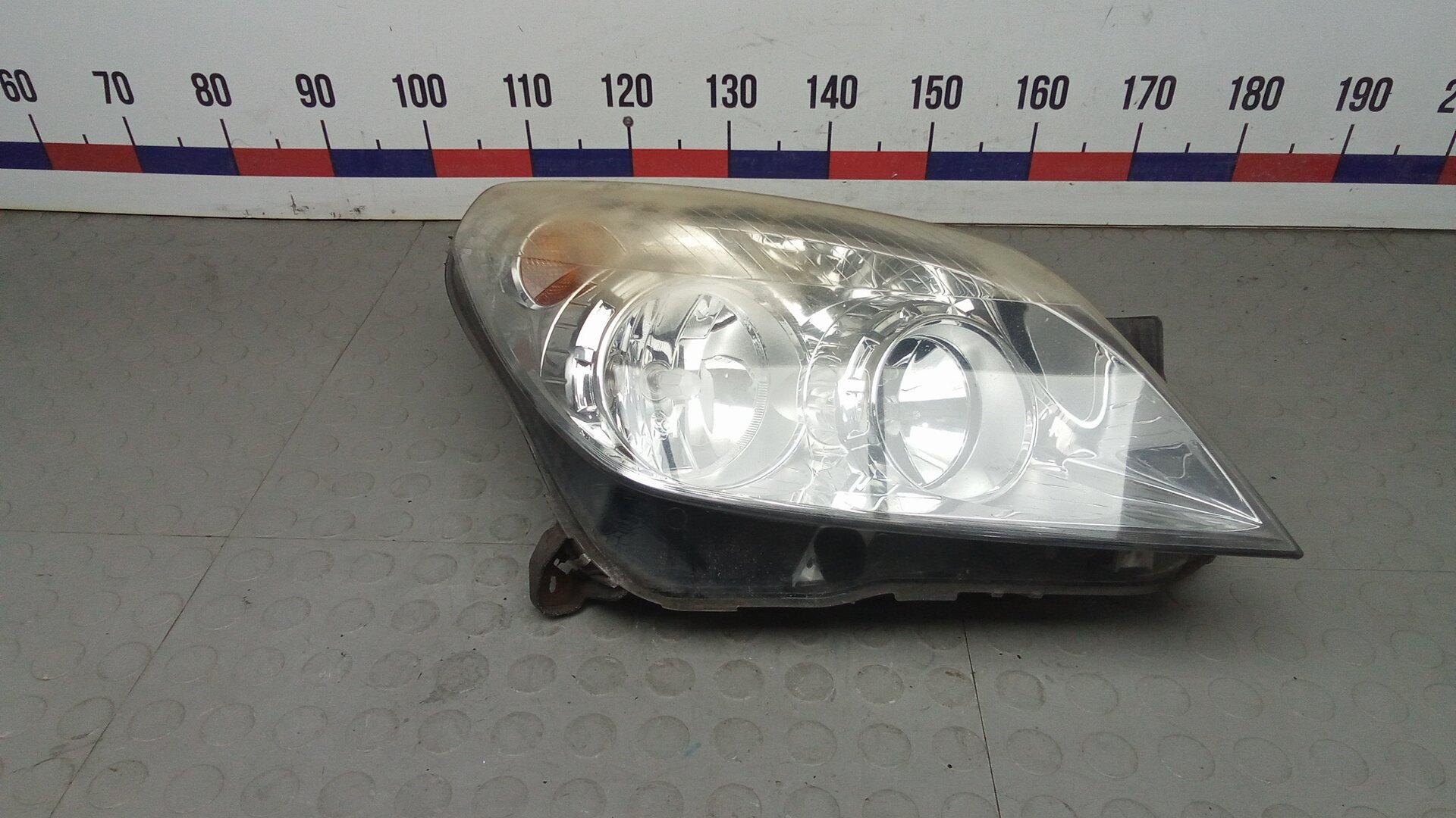 Фара правая OPEL ASTRA H