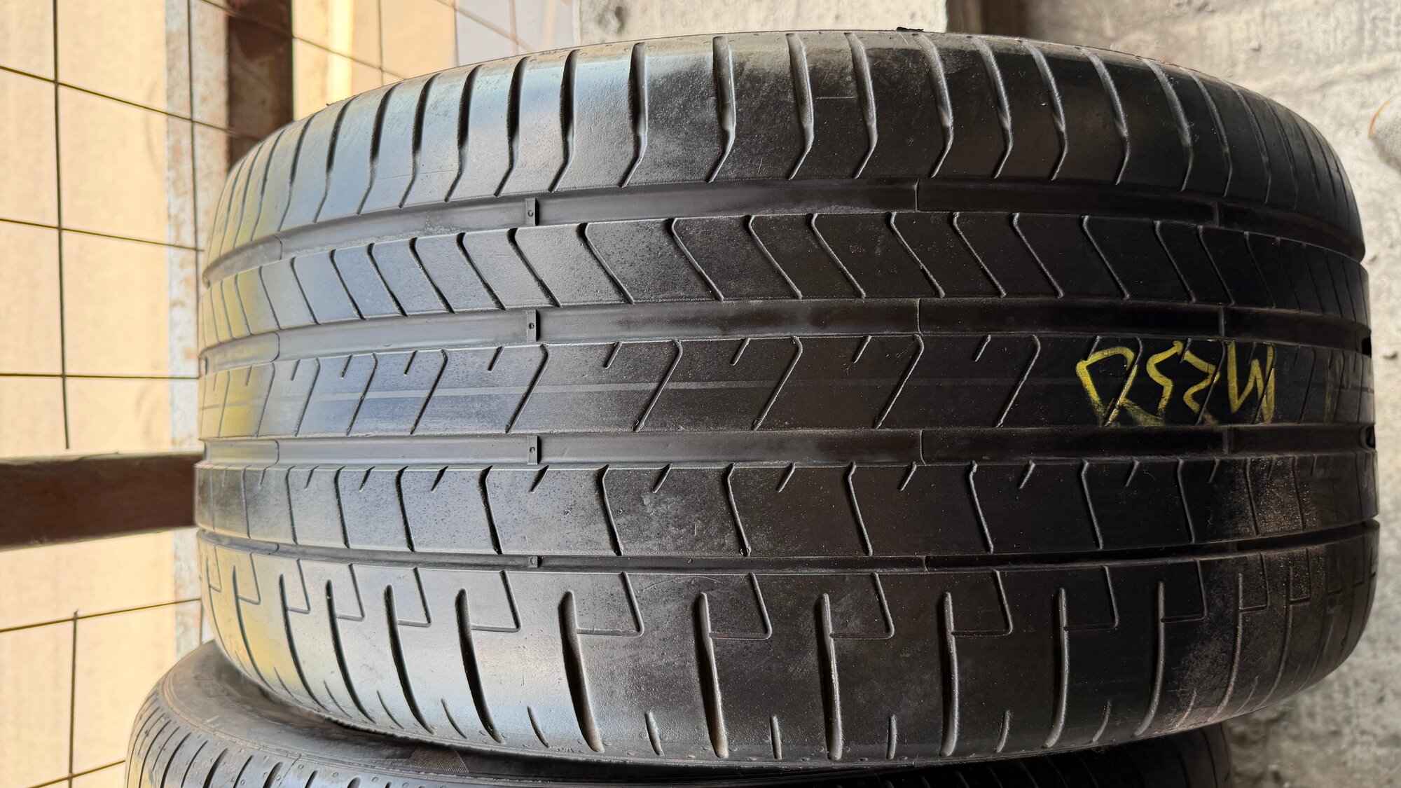 Pirelli P Zero PZ4 285/40 R20 108Y