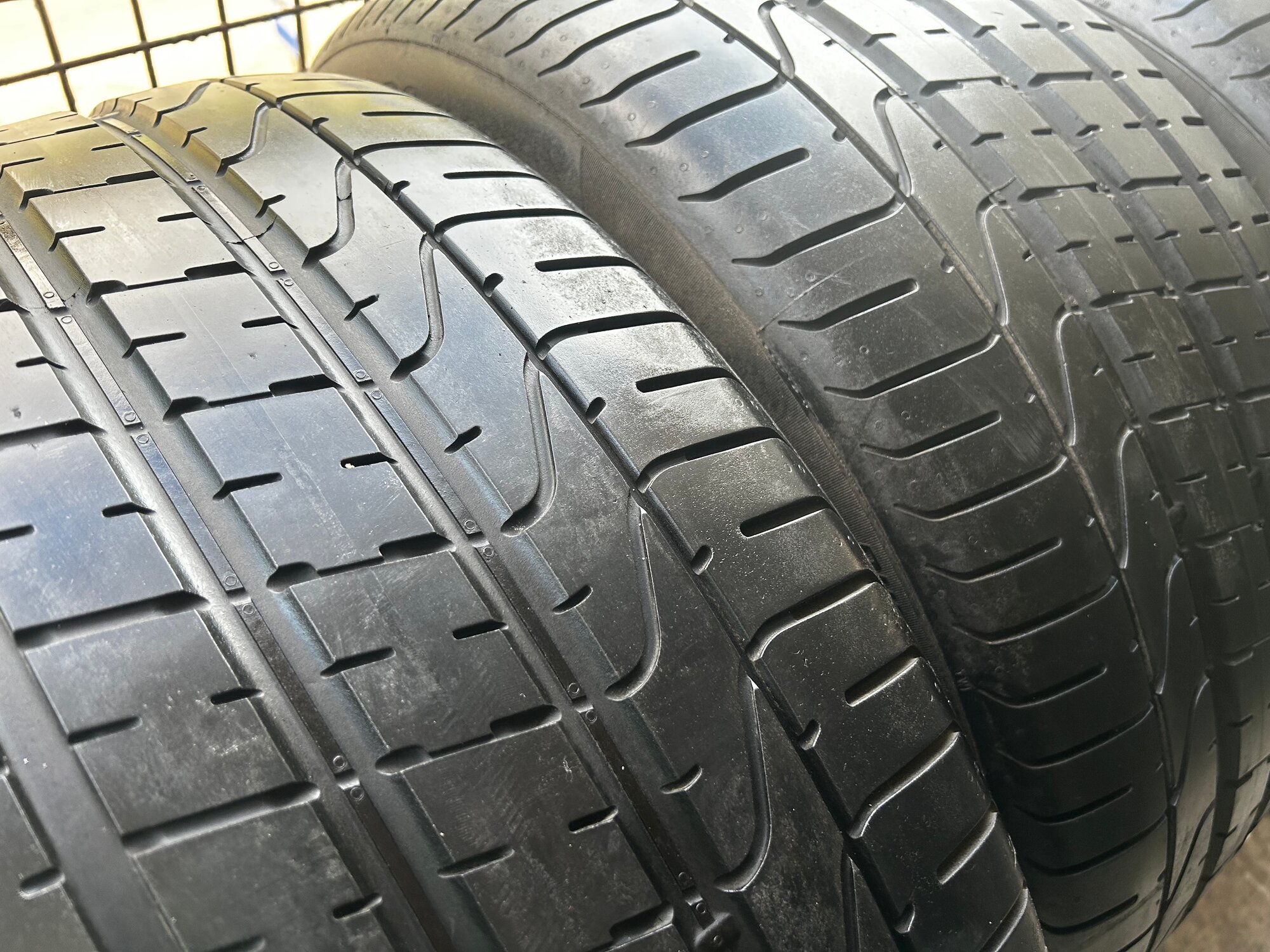 Pirelli P Zero 295/40 R20 110Y — фото 1