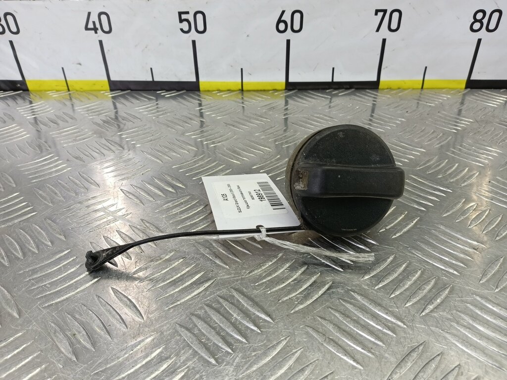 Крышка топливного бака Б/У для SUZUKI Grand Vitara II (2005—2008) 8926077K01