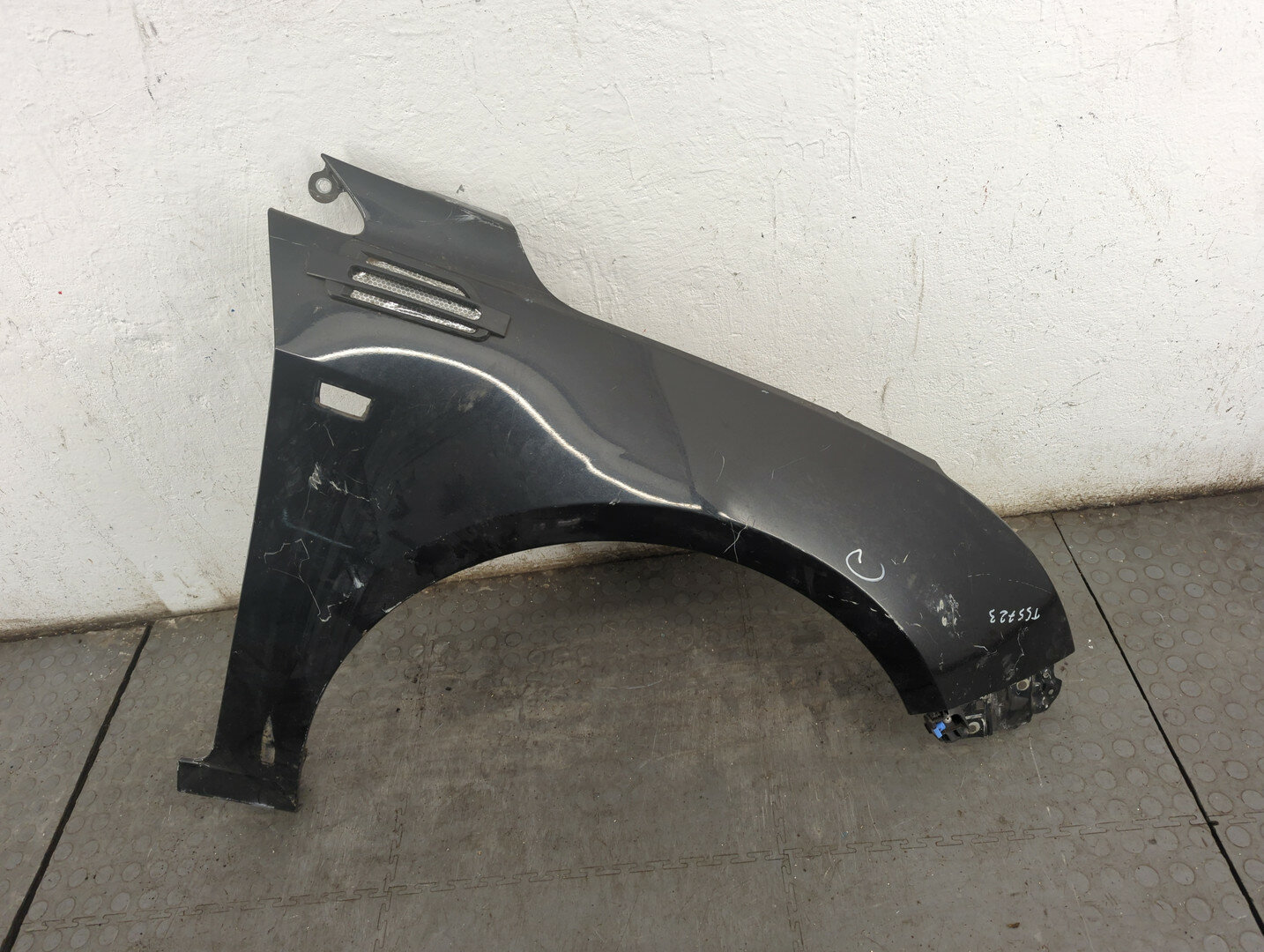 Крыло правое переднее Chevrolet Cruze Б/У