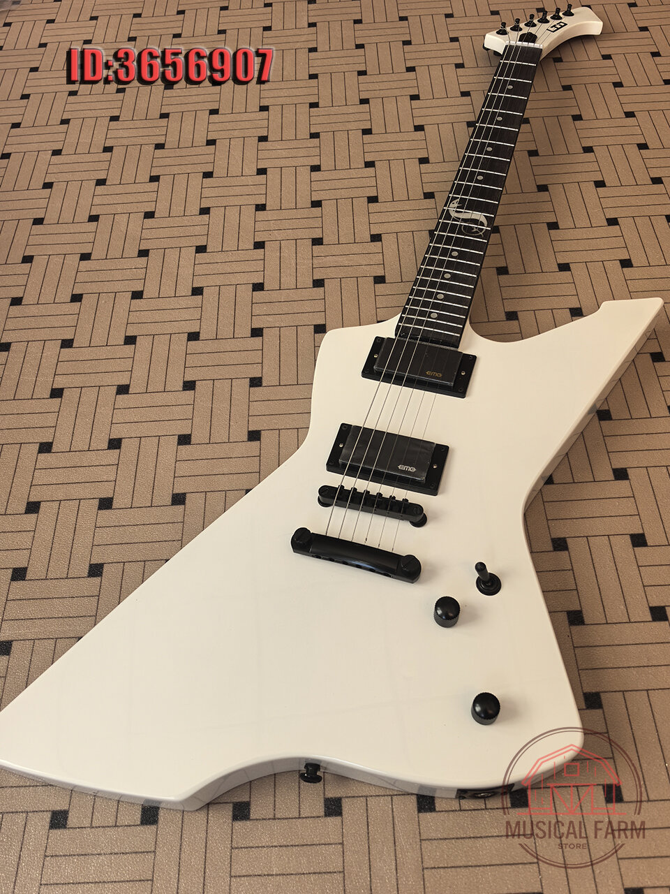 Электрогитара Explorer White Cutout