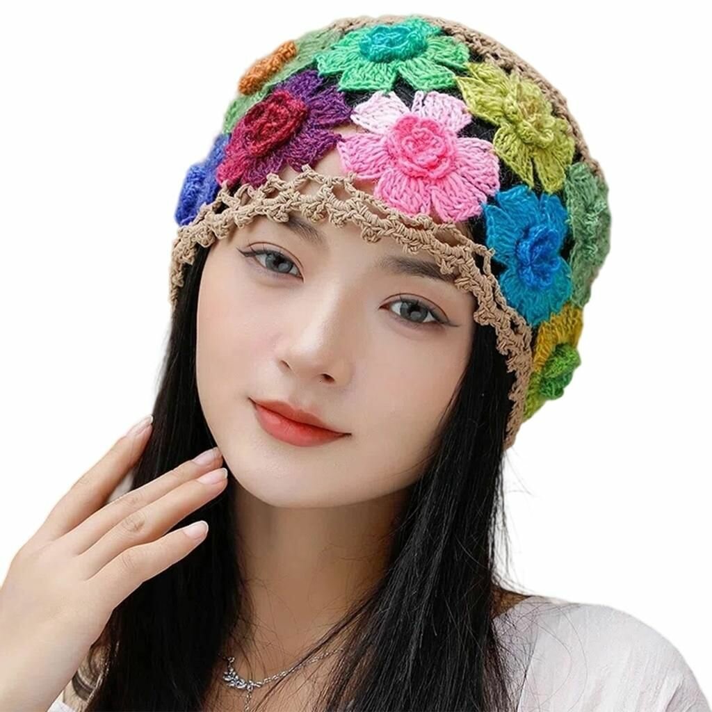 Хлопковая шапочка с ажурным цветочным узором