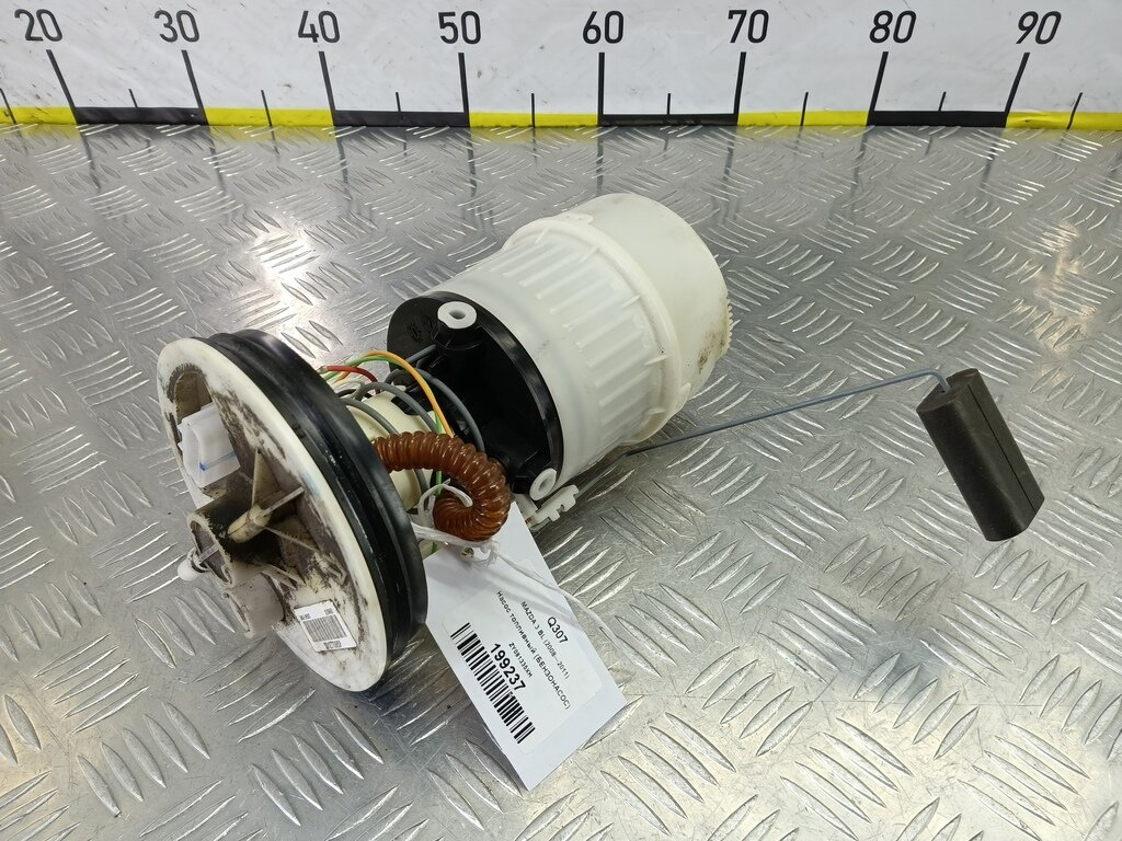 Насос топливный (бензонасос) Б/У для MAZDA 3 BK рестайлинг (2006—2009) ZY081335XH