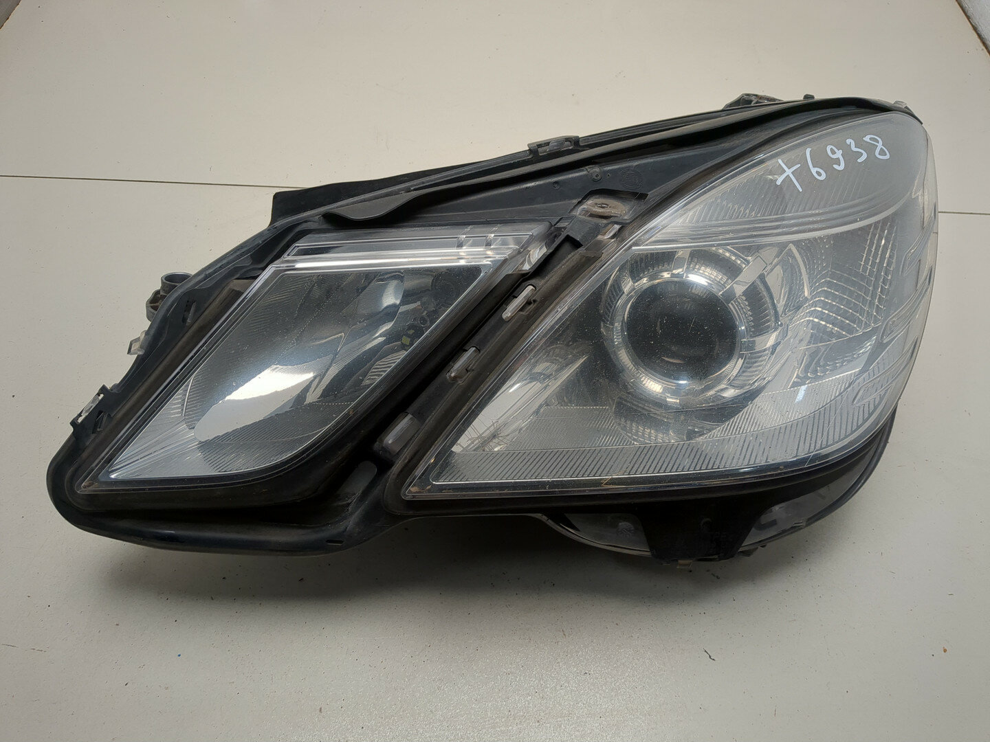 Фара (передняя) левая Mercedes E W212 Б/У