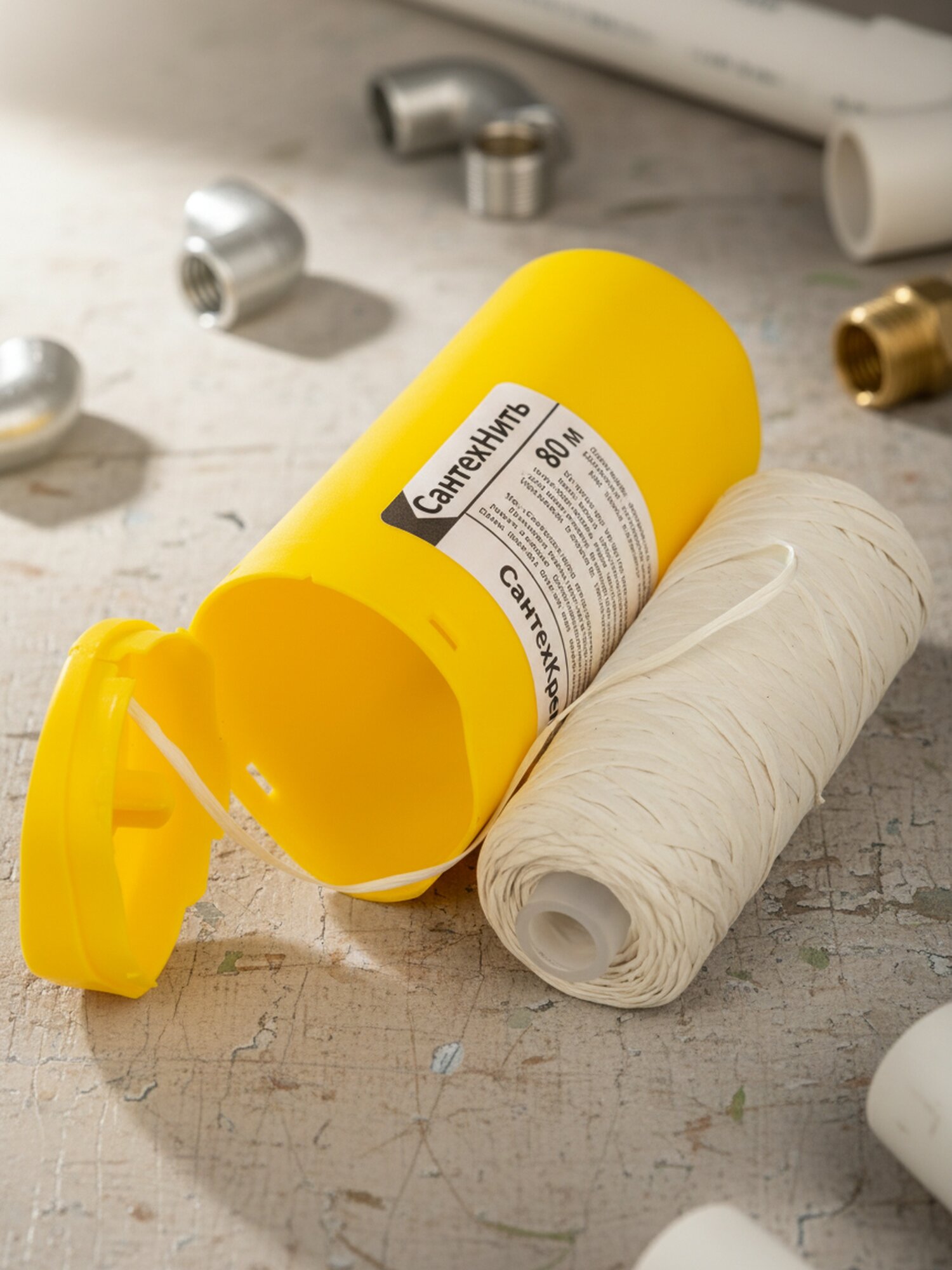 Нить сантехническая СантехКреп 80 м, полиамид для герметизации резьбовых соединений, уплотнитель для труб, белая.