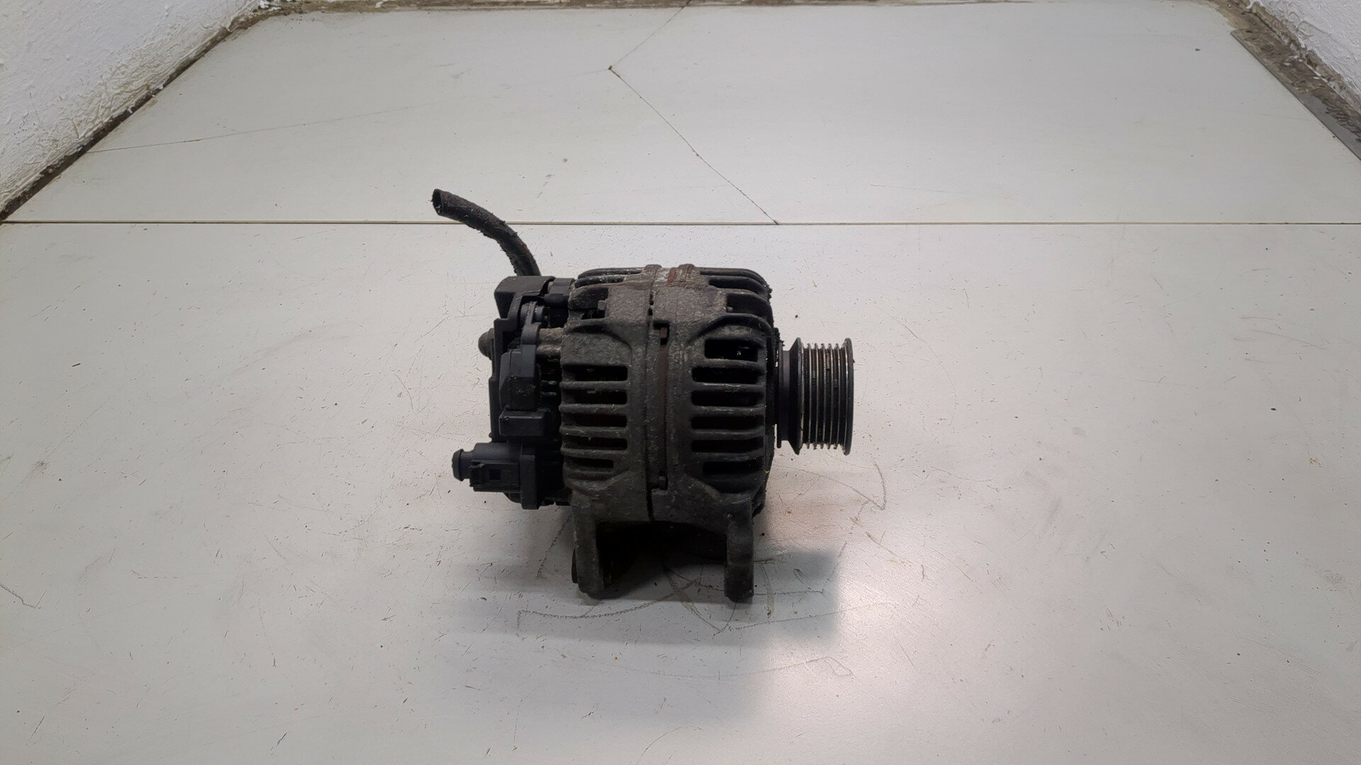 Генератор Volkswagen Golf 4 Б/У