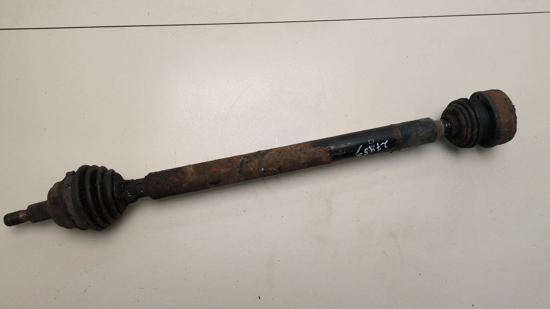 Полуось (вал, шрус) правая передняя Volkswagen Golf 4 Б/У