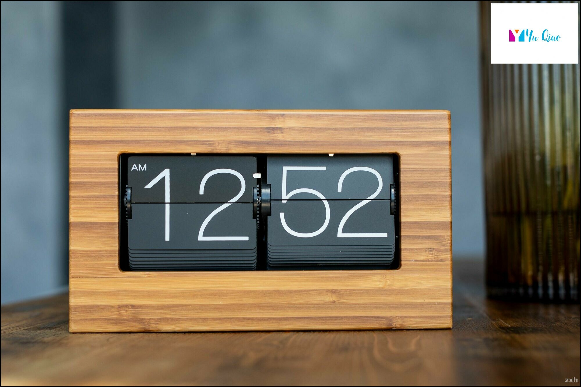 Часы-перевертыши Air-Flip Wood, настенные, настольные, из дерева