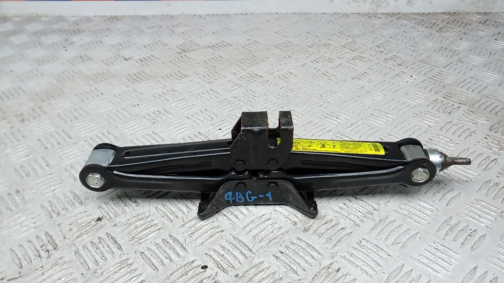 Домкрат HYUNDAI I40