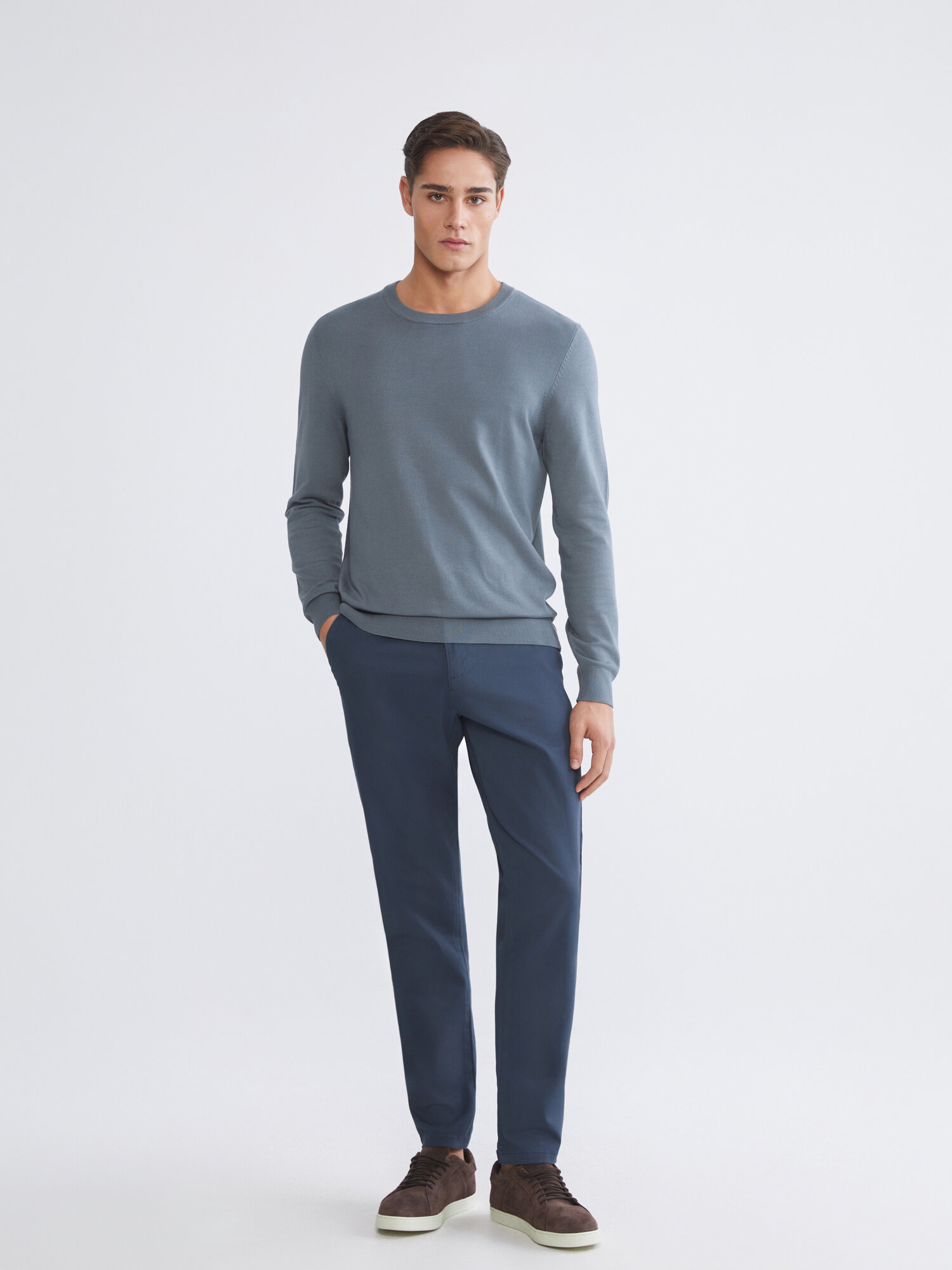 Брюки чинос