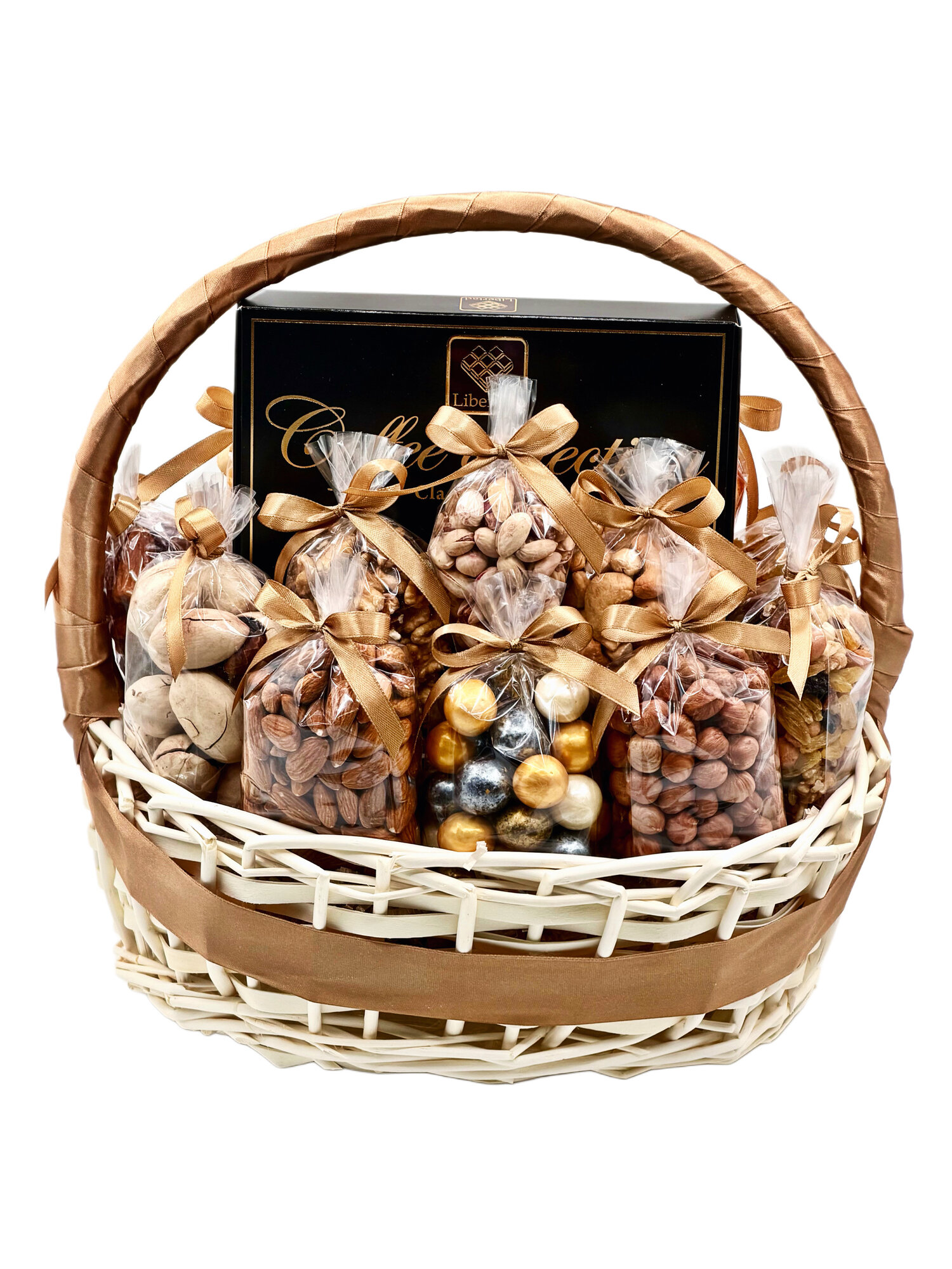 Подарочная корзина "Для настоящего мужчины", Камелия Подарки, с орехами, сухофруктами и конфетами