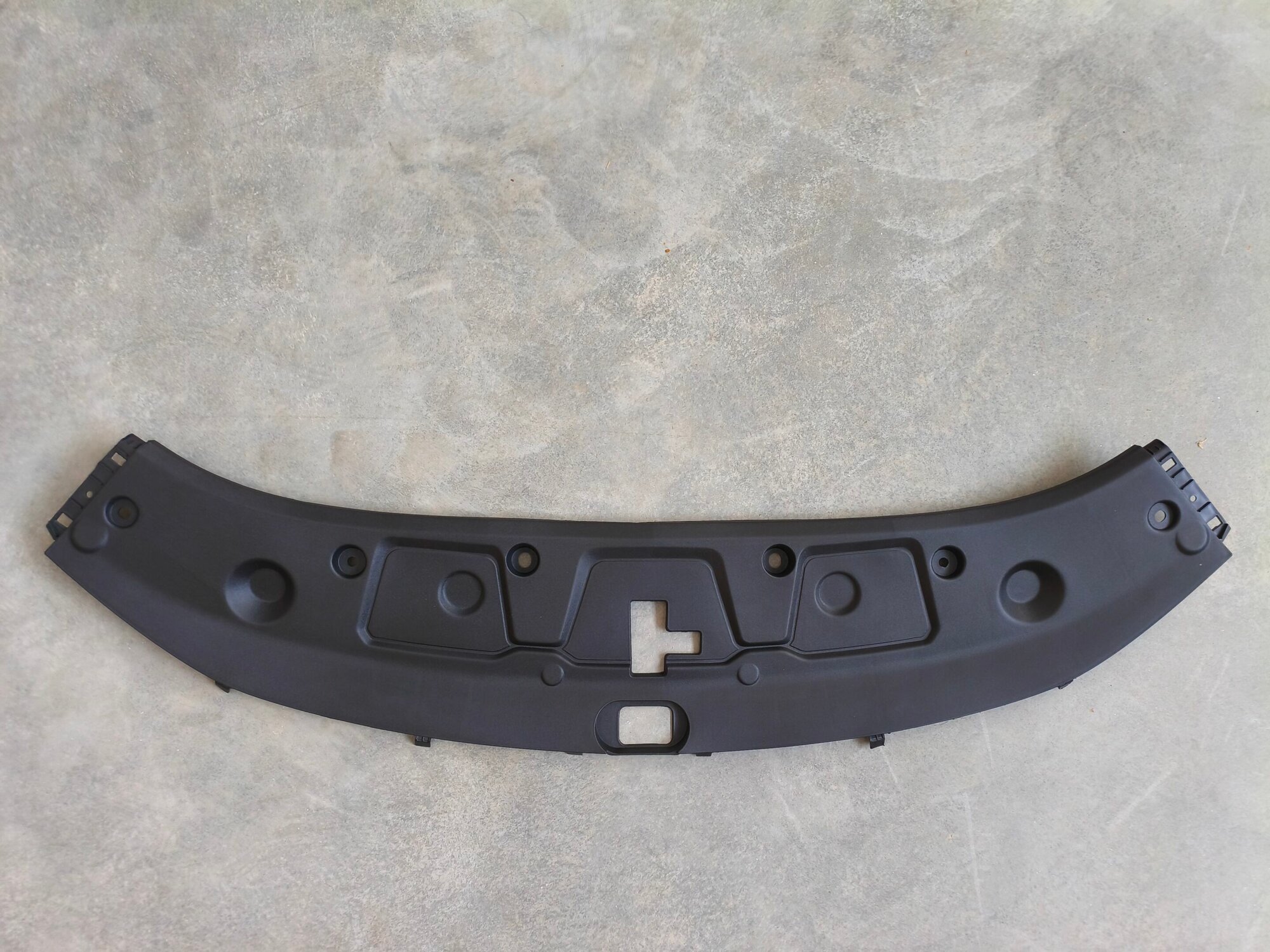 Накладка решетки радиатора верхняя замка капота Changan UNI-K [2.0 16V 8AT внедорожник 4X4 Turbo] CD569F2709080100