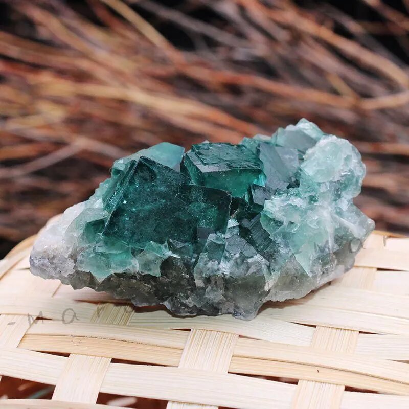 Друза зеленый Флюорит , натуральный камень, вес 140-200 гр