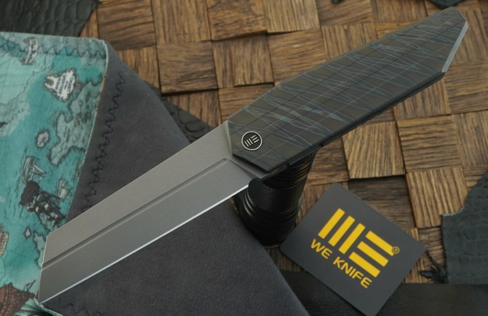 Складной нож We Knife Collinear, сталь M390, рукоять титан/tiger stripe