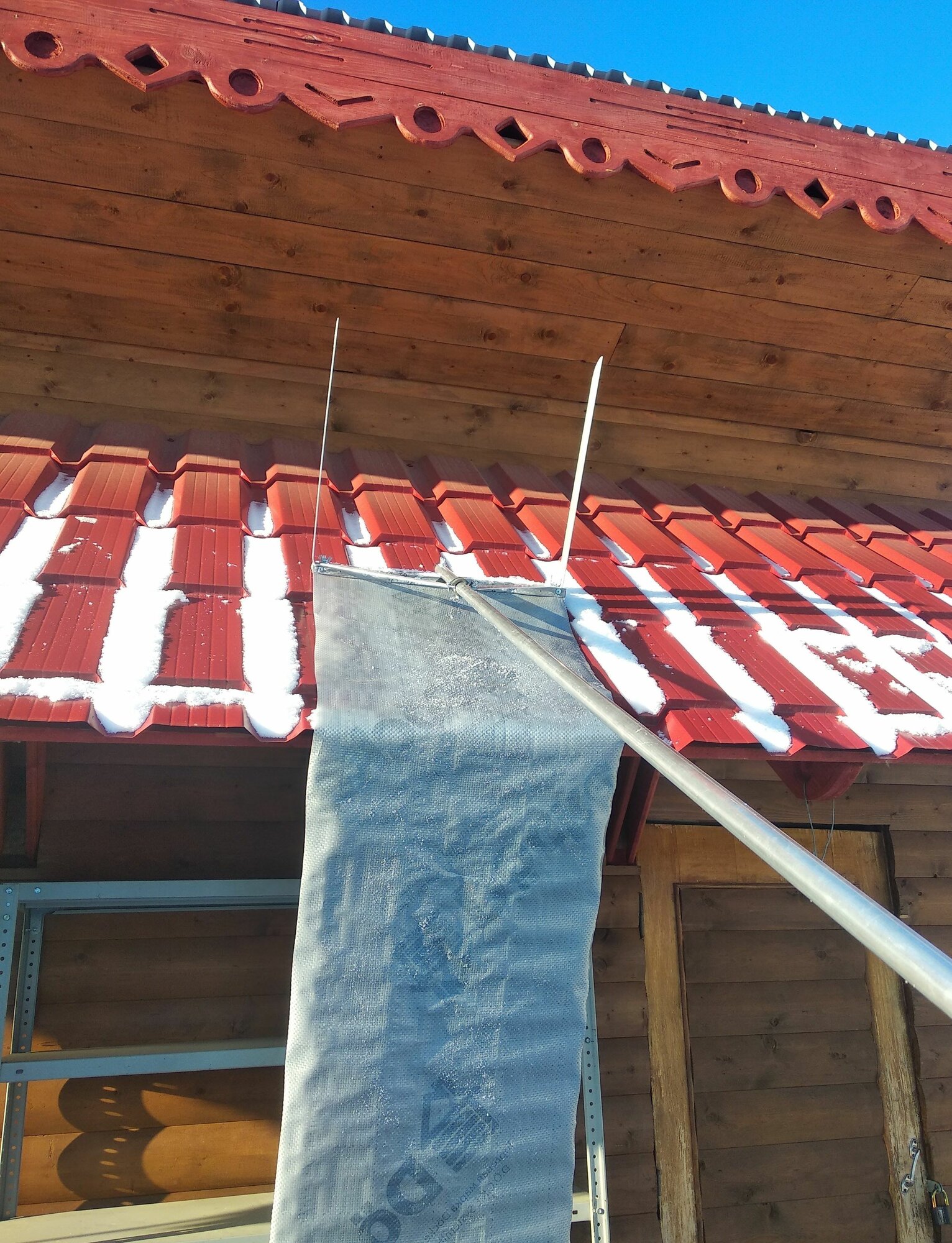 Скребок-резак Ижик-8к для уборки снега с крыши с колесиками, 8 м