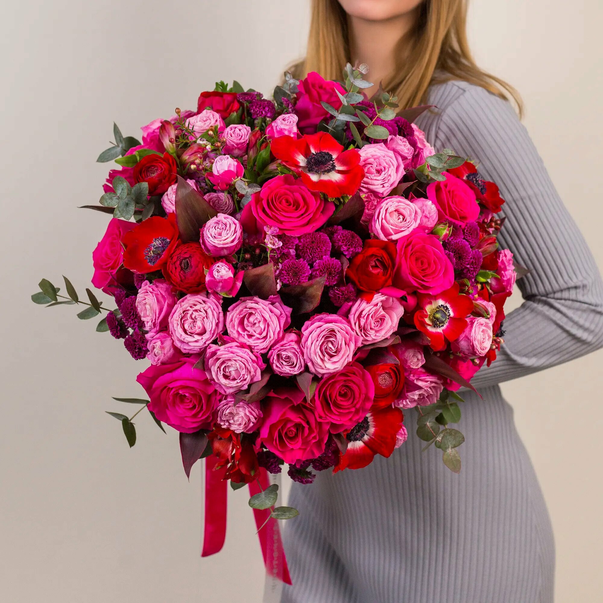 Букет из роз, хризантем и ранункулюсов №2358