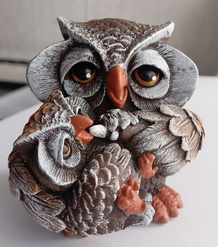 Фигурка "Сова кормит совенка". Искусственный камень. Коричневый.