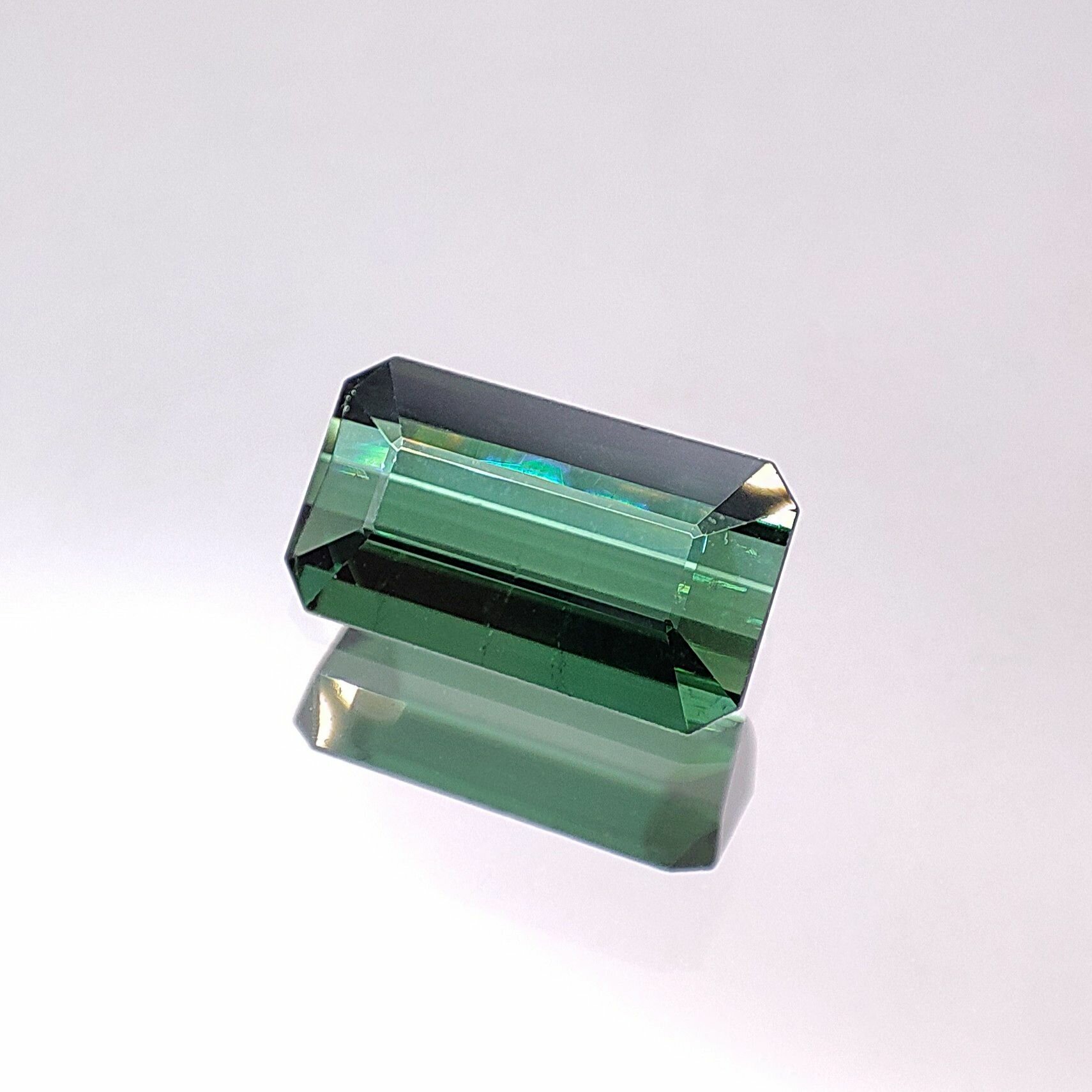 Турмалин Верделит октагон 2.20 ct. Мозамбик + гемм. заключение