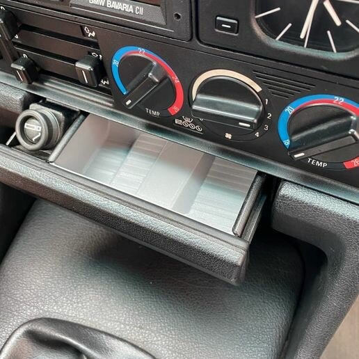 BMW E34 Внутренняя вставка пепельницы