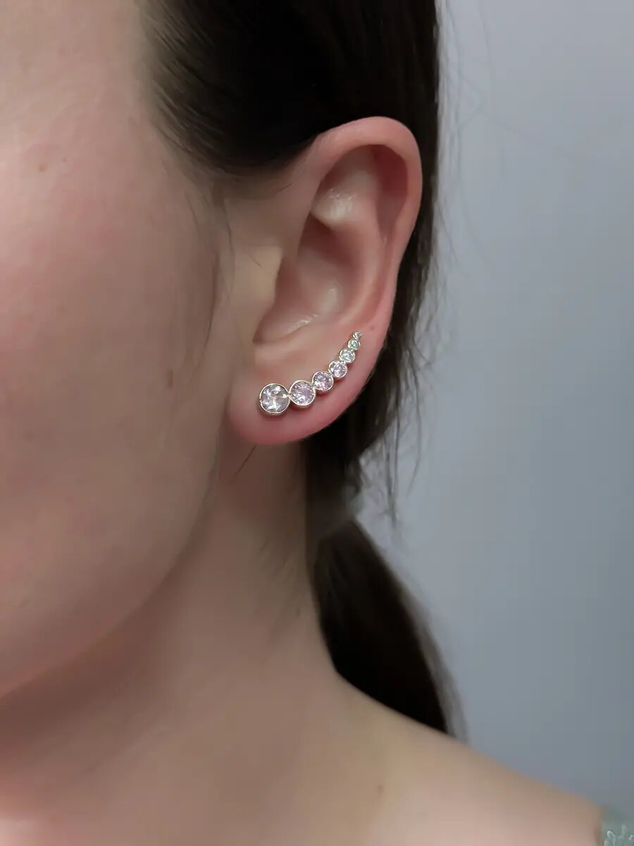 Серьги каффы, сапфир синтетический, фианит