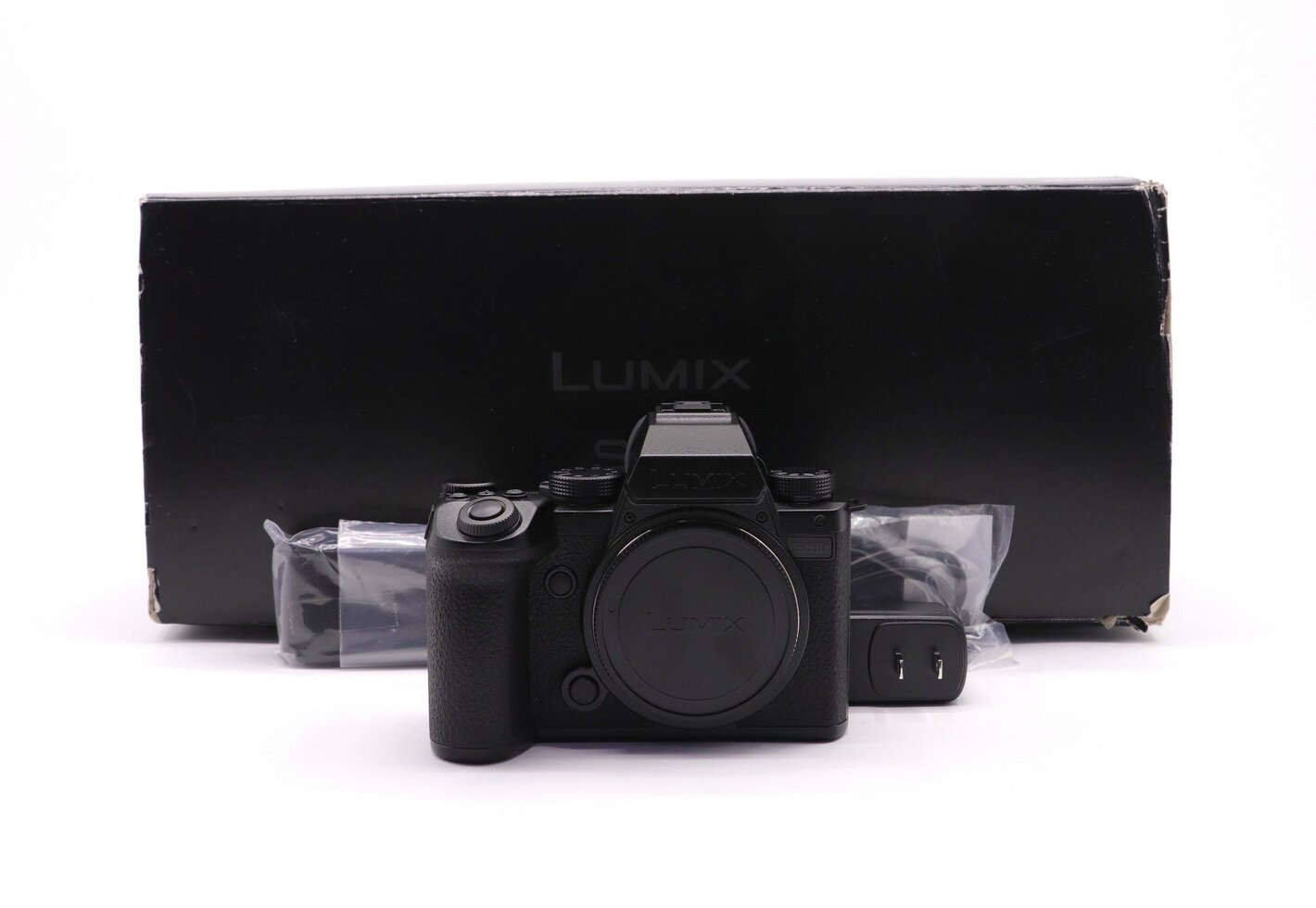 Фотоаппарат Panasonic Lumix S5 IIX body в упаковке