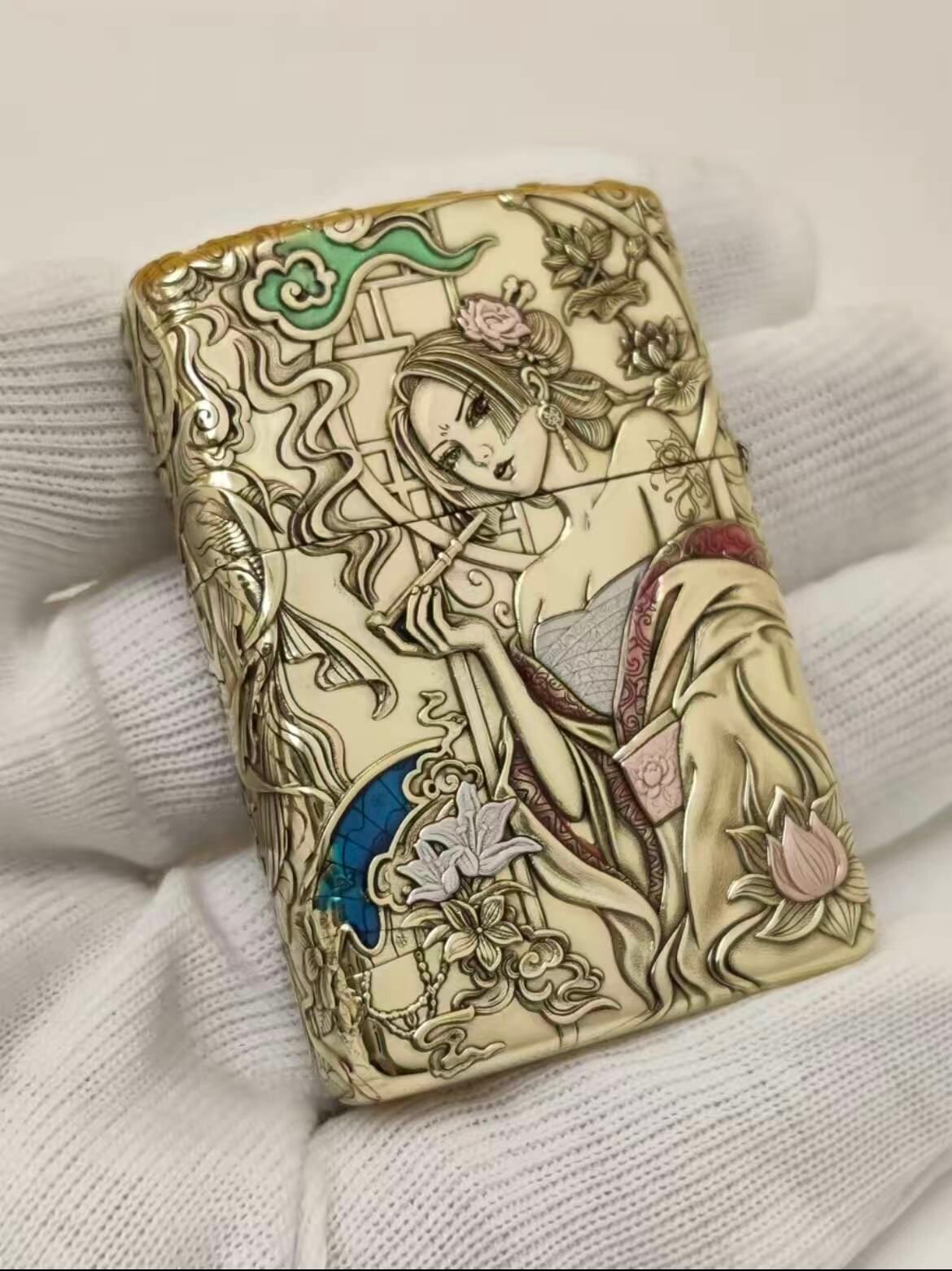 Zippo, в стиле "Коллекция артистка, рельеф, латунь", пустая(без заправки)