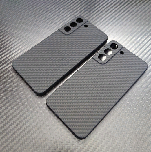 Карбоновый чехол-бампер MyPads из углеводородного волокна для Samsung Galaxy S22 (SM-S901B) с отделкой кевлар черная матовая