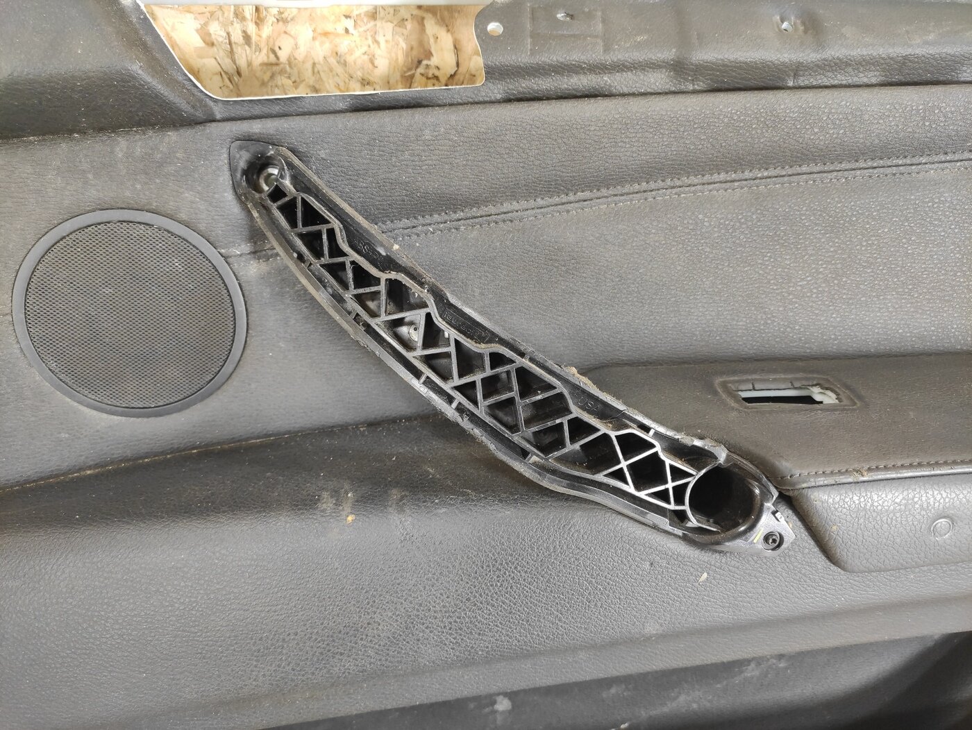 Обшивка двери передней правой BMW X5 2007-2013 51419133516
