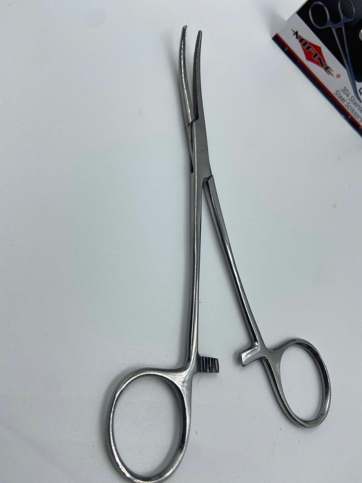 Зажим рыболовный изогнутый Корнцанг рыбацкий / Щипцы для крючка