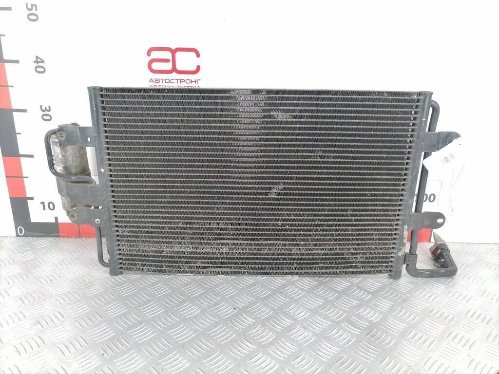 Радиатор кондиционера Audi A3 8L 1J0820413N арт. 1555317