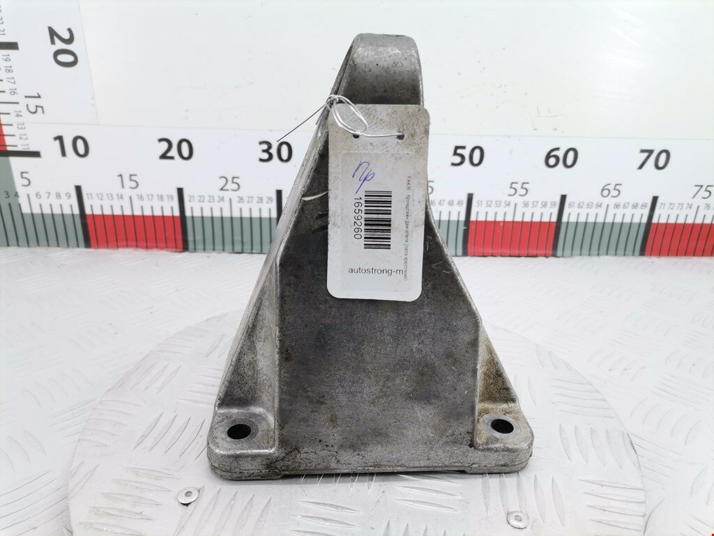 Кронштейн (крепление лапа) двигателя Land Rover Discovery 2 ANR6623 арт. 1659260