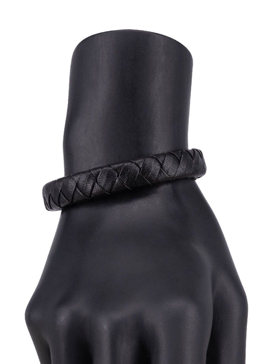 Плетеный браслет